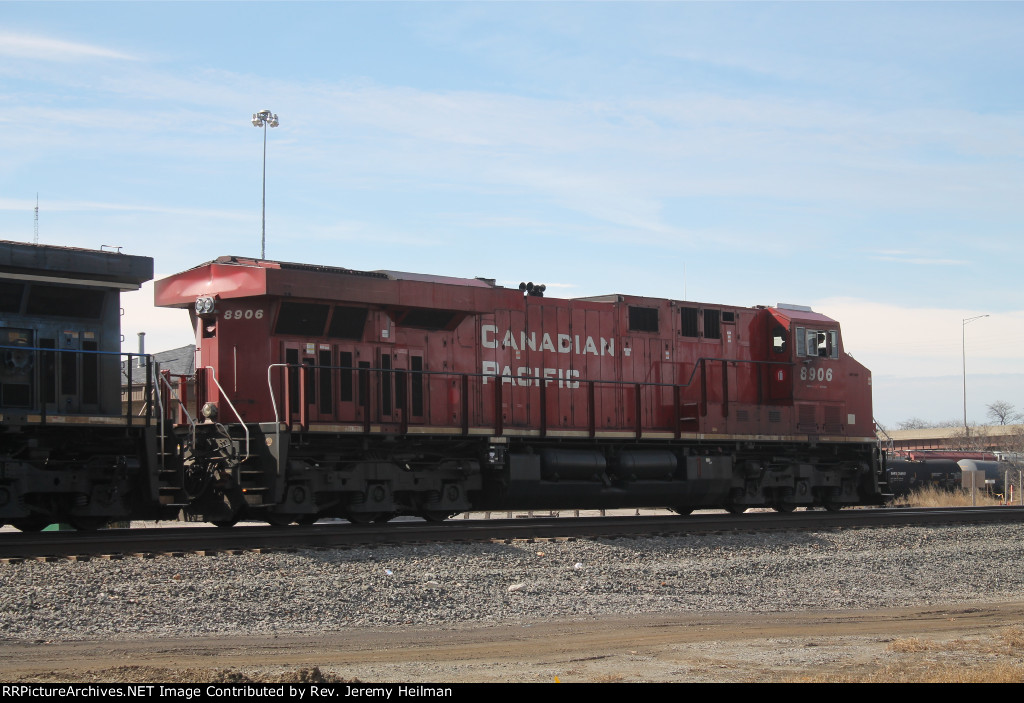 CP 8906 (1)